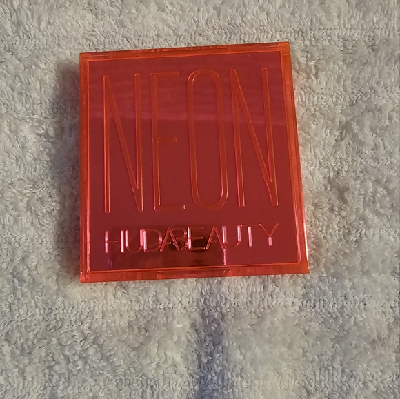 HUDA BEAUTY | Makeup | Huda Neon Pink Pallet | Poshmark